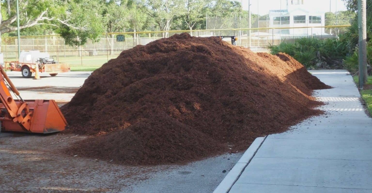 How Much Does A Yard Of Mulch Weigh (with Tables) | GearTrench